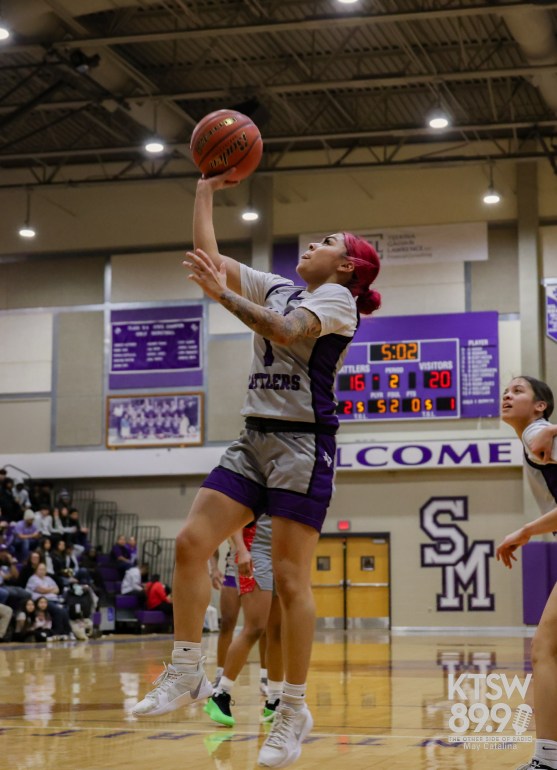 Brawl between Rattlers and Judson causes delay in Rockets’ district ...